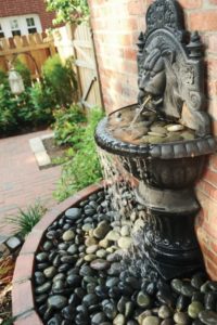 Chafariz para jardim – 45 modelos magníficos para decorar!